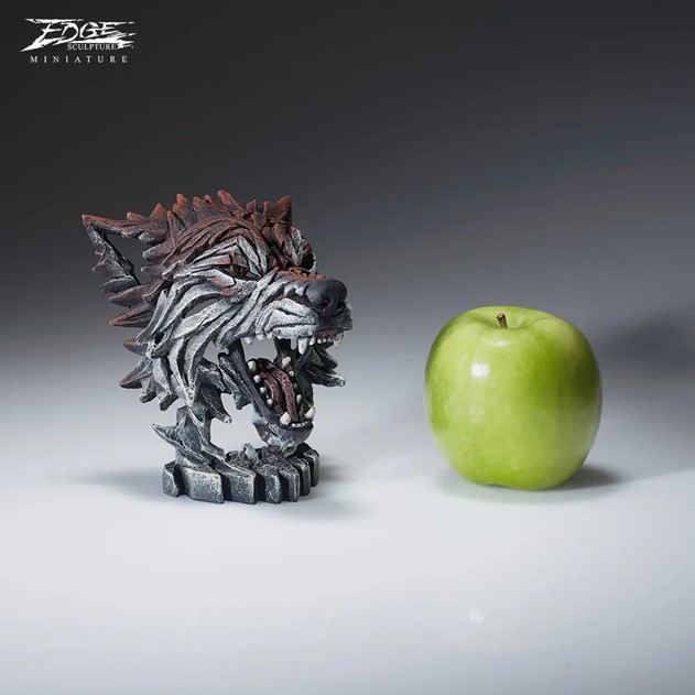 Drakesboutique - Edge Sculpture Wolf Miniature Bust
