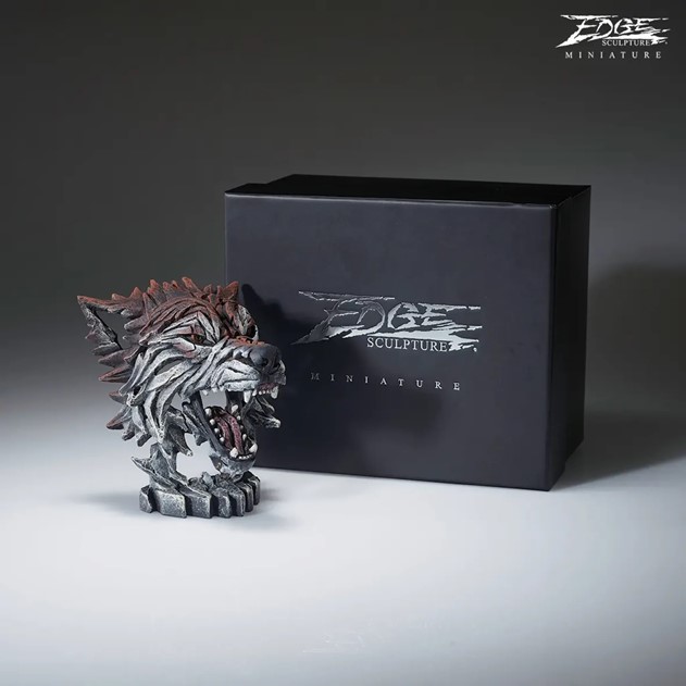 Drakesboutique - Edge Sculpture Wolf Miniature Bust